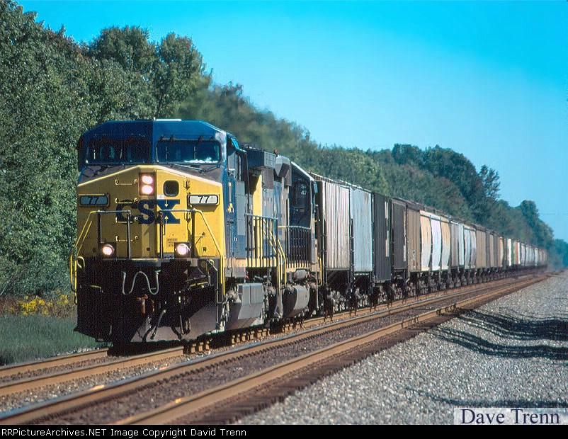 CSX #77 leads a westbound Empty grain train